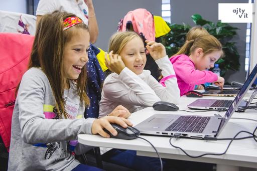 Support Girls & Women to Code Their Dreams